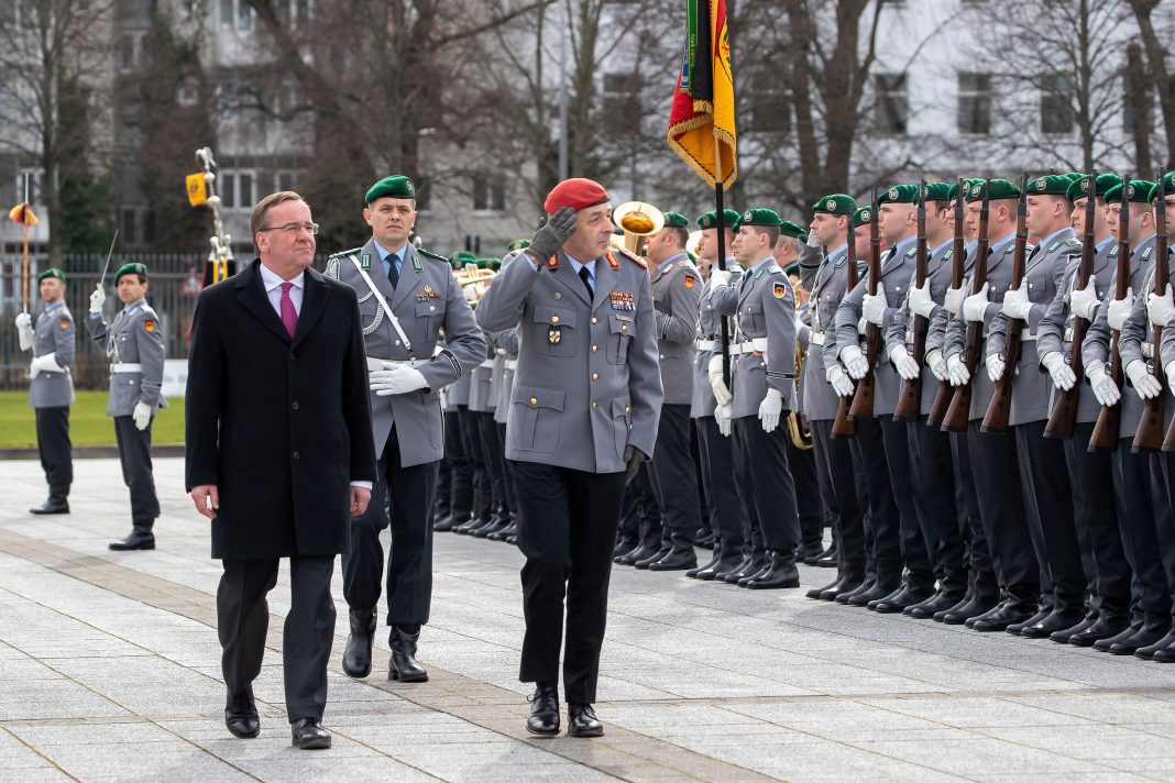 Der neue Planungs- und Führungsstab im BMVg - Behörden Spiegel